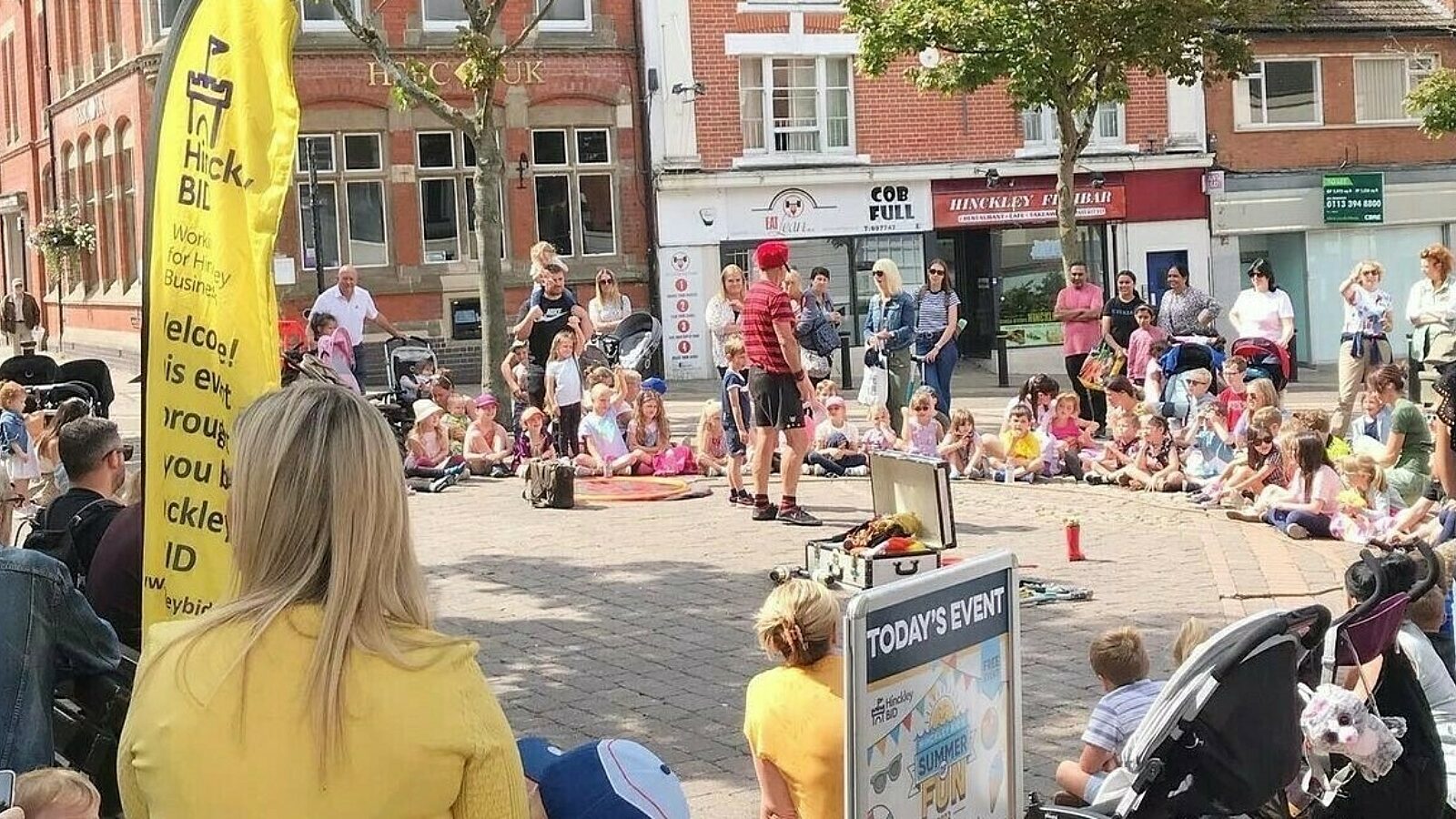 Pete’s Suitcase Circus